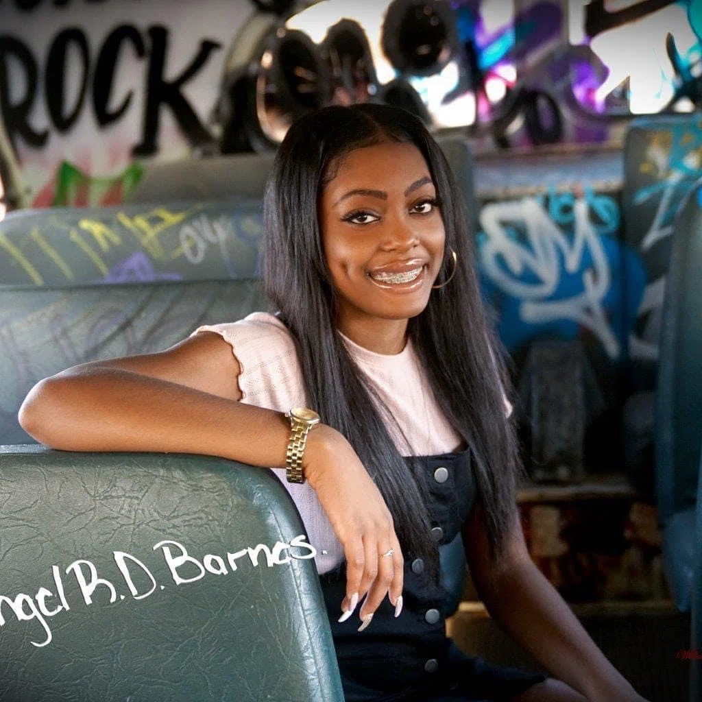 R15: Angel Barnes